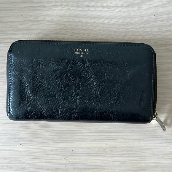 Fossil | Bags | Fossil Wallet | Poshmark